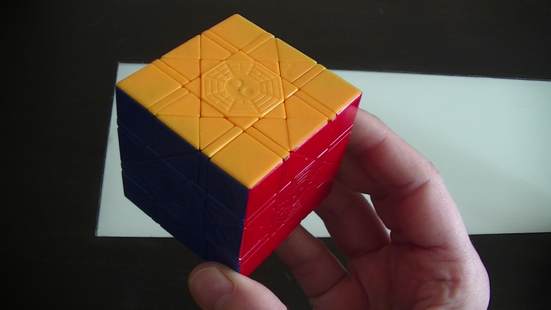 Skieur cubb - tutoriels de résolution sur les Rubik's cubes et dérivés