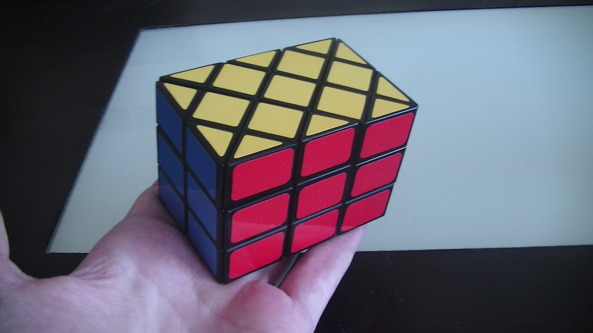 Skieur cubb - tutoriels de résolution sur les Rubik's cubes et dérivés