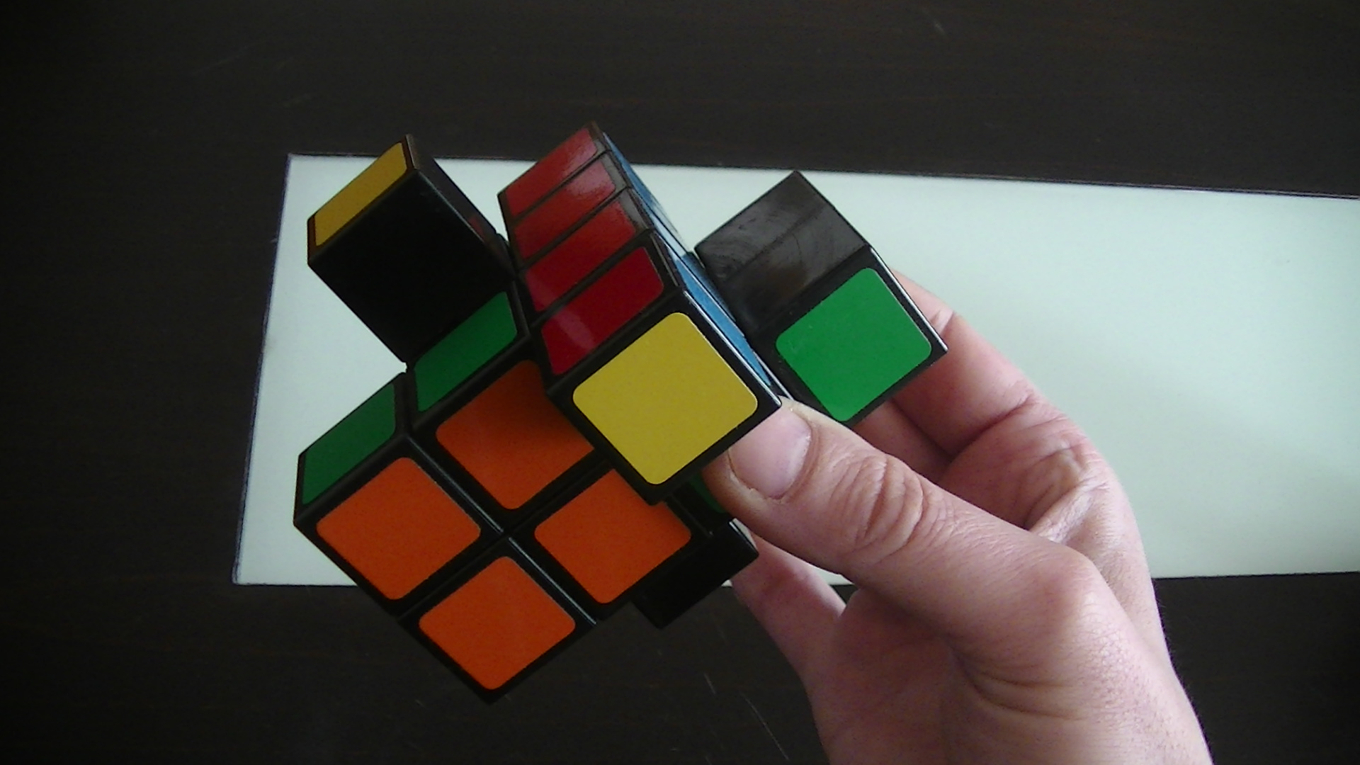 Skieur cubb - tutoriels de résolution sur les Rubik's cubes et dérivés