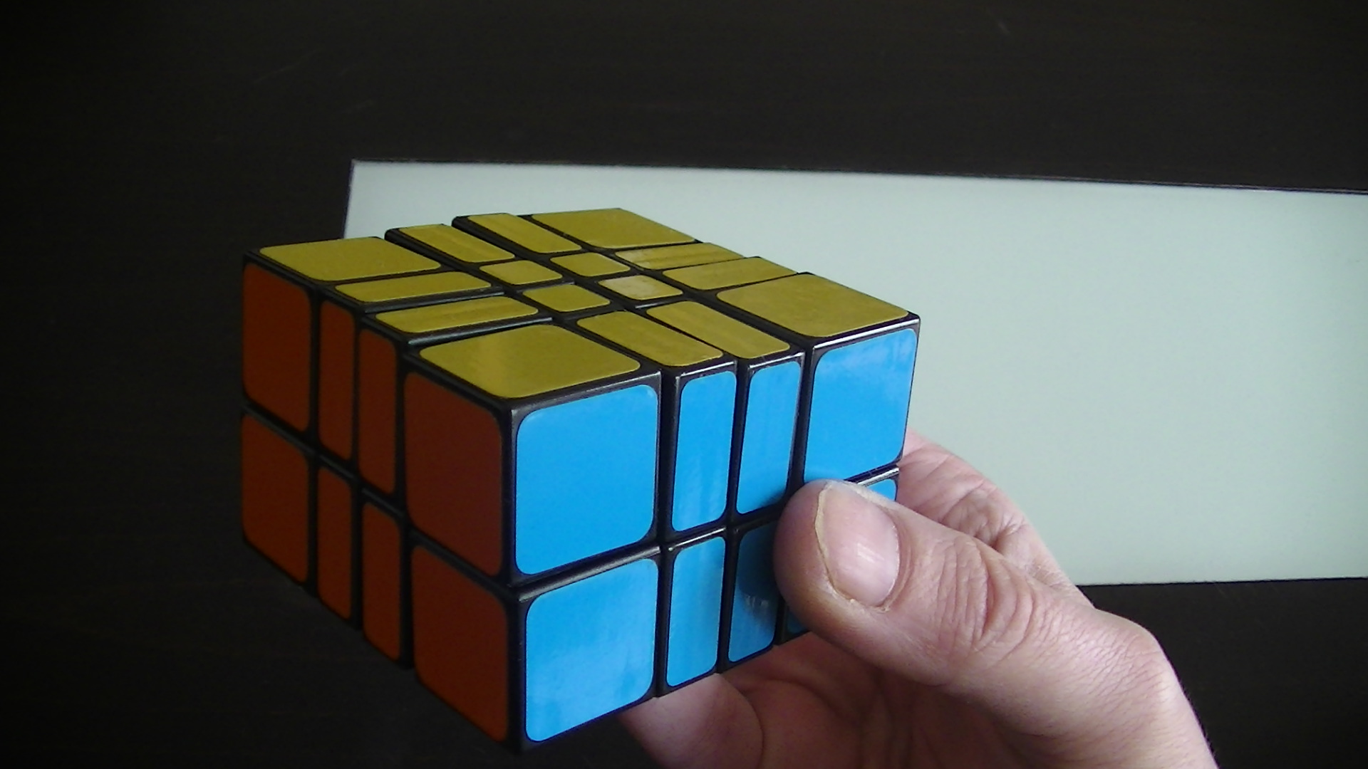 Skieur cubb - tutoriels de résolution sur les Rubik's cubes et dérivés