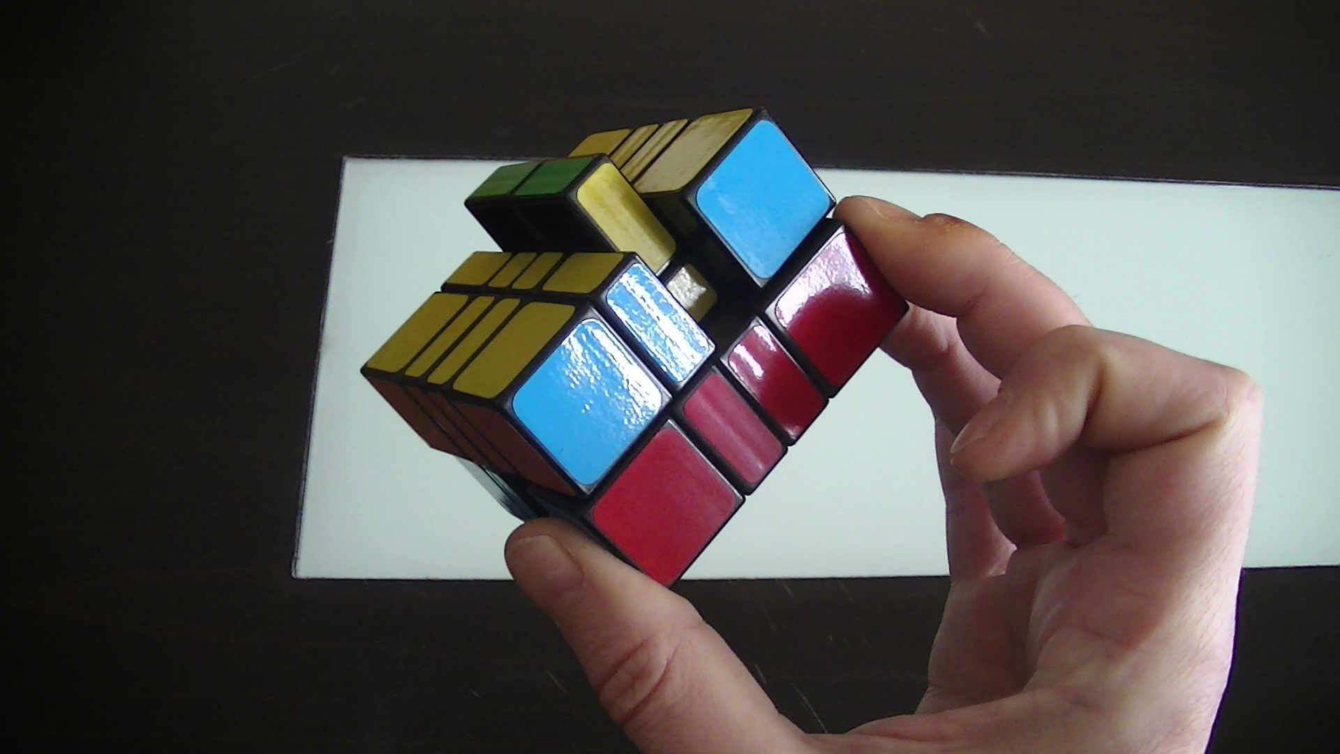 Skieur cubb - tutoriels de résolution sur les Rubik's cubes et dérivés