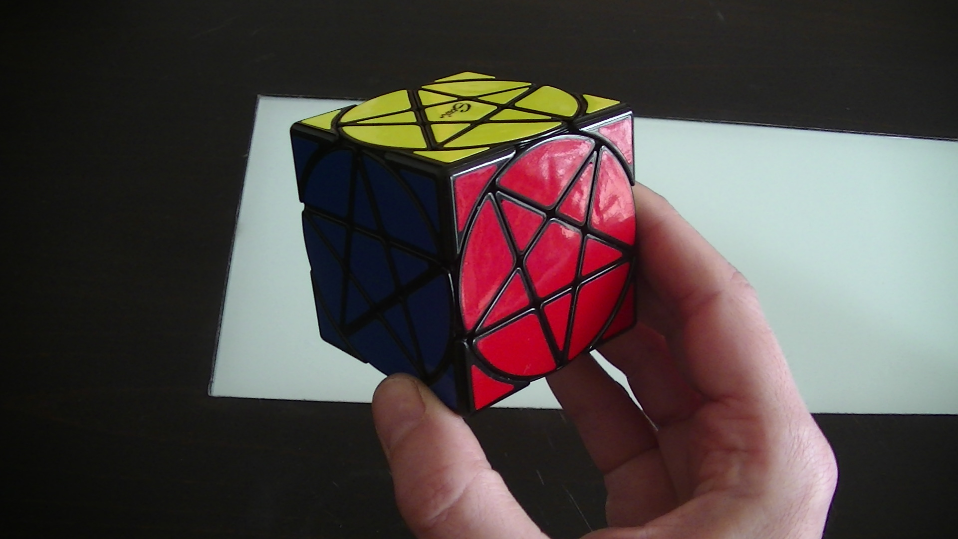 Skieur cubb - tutoriels de résolution sur les Rubik's cubes et dérivés