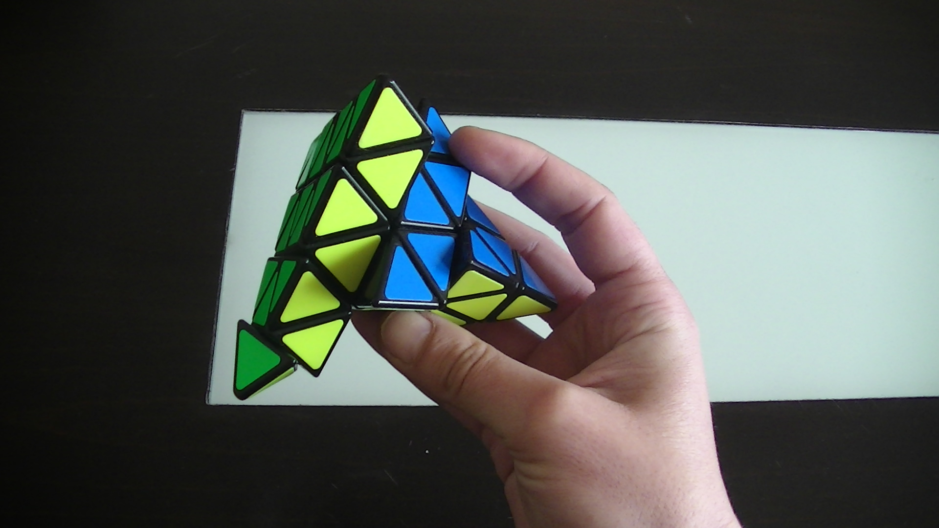Skieur cubb - tutoriels de résolution sur les Rubik's cubes et dérivés