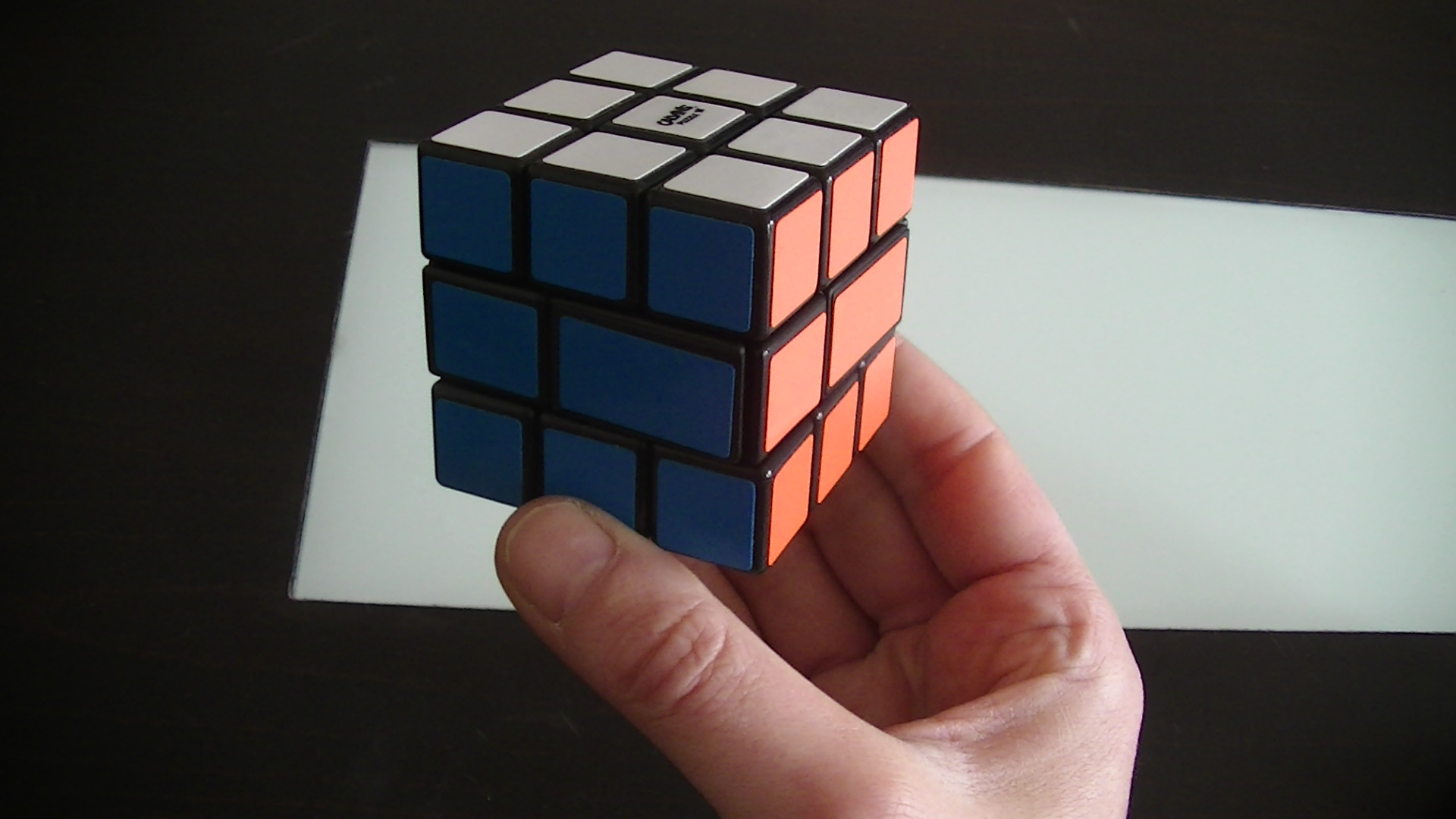Skieur cubb - tutoriels de résolution sur les Rubik's cubes et dérivés