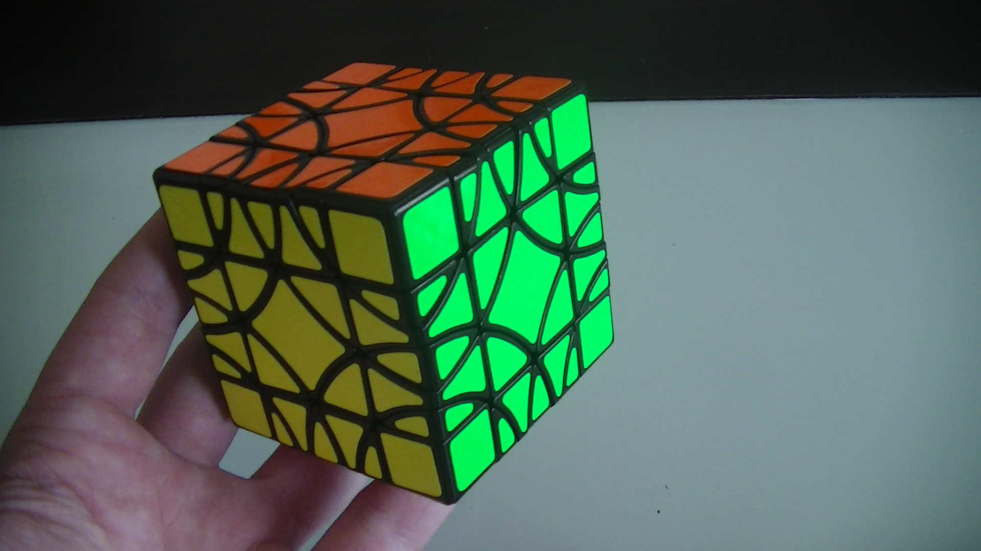 Skieur cubb - tutoriels de résolution sur les Rubik's cubes et dérivés
