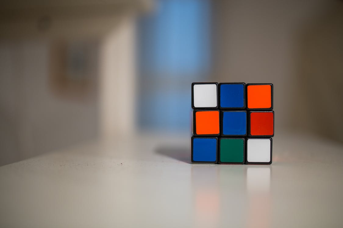 Skieur cubb - tutoriels de résolution sur les Rubik's cubes et dérivés